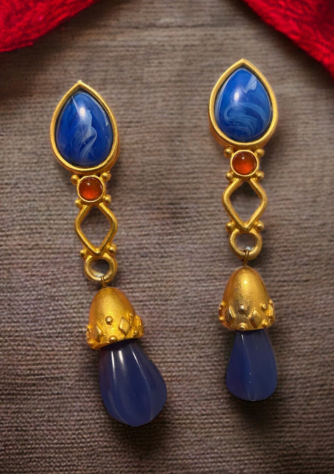 Vintage Leslie Block Faux Lapis Swirl Matte Gold Tone Cabochon Drop ...