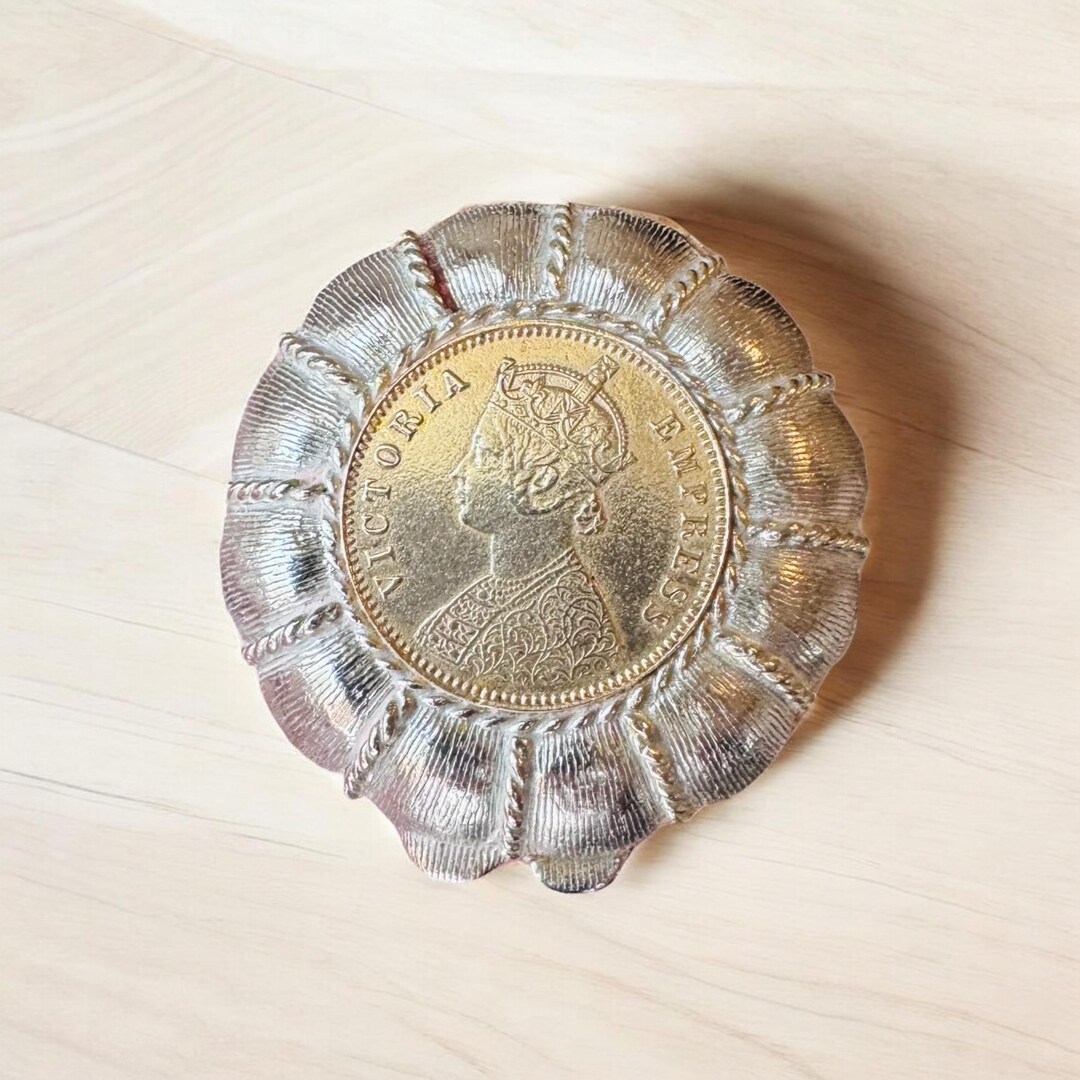 Vintage 1979 Estee Lauder Lucky Coin Victoria Empress Solid Perfume (I ...