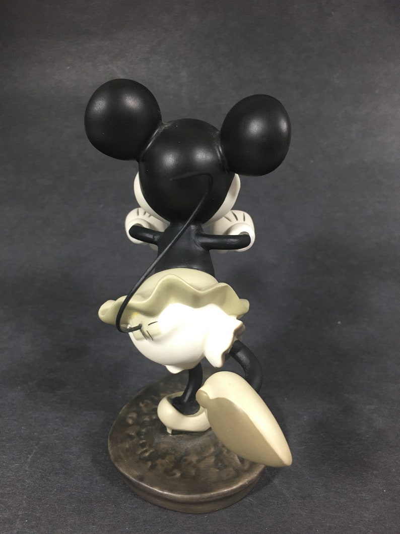 Walt Disney Classics Collection - Minnie “i’m A Jazz Baby” the Delivery ...