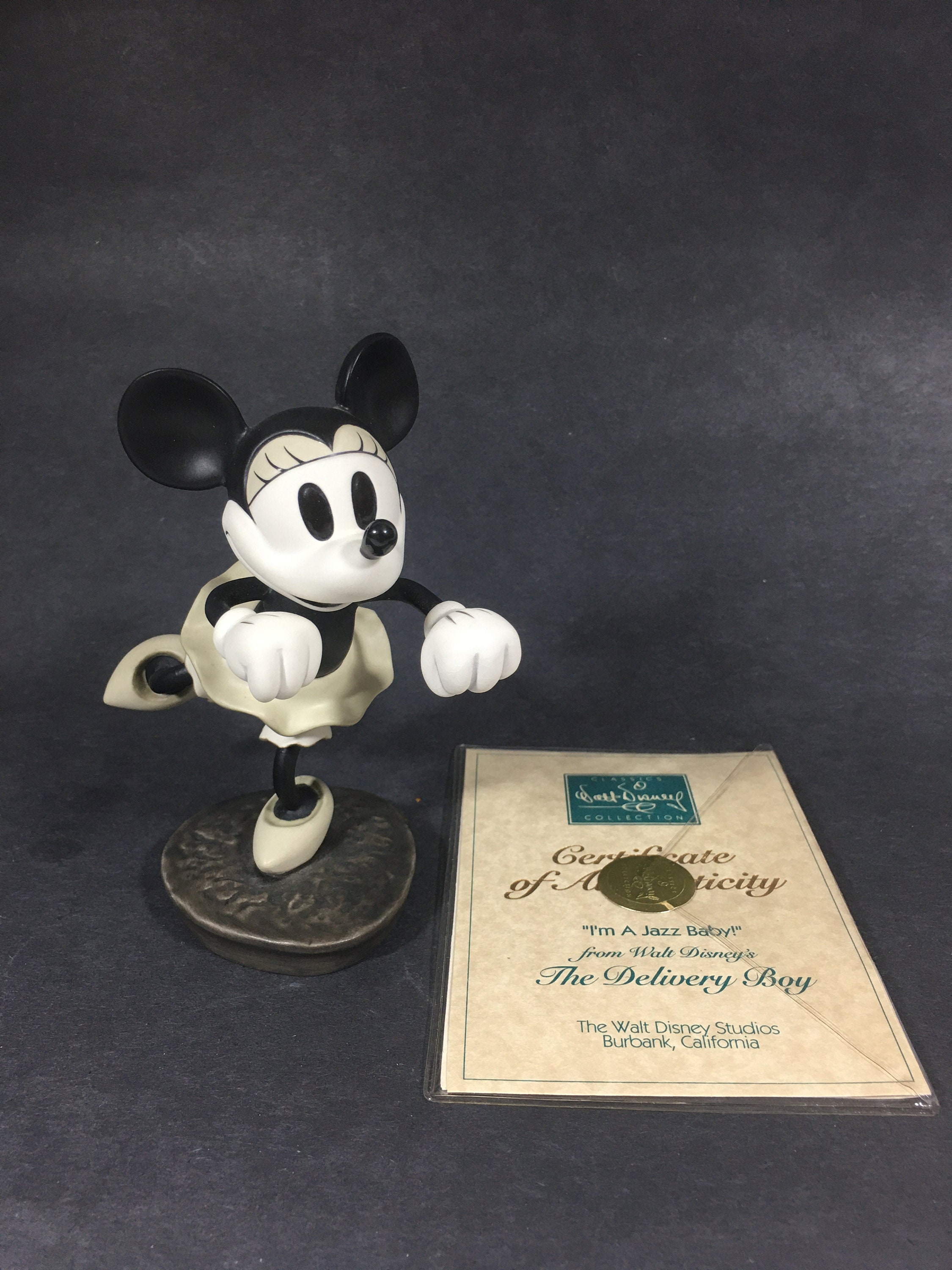 Walt Disney Classics Collection - Minnie “i’m A Jazz Baby” the Delivery ...