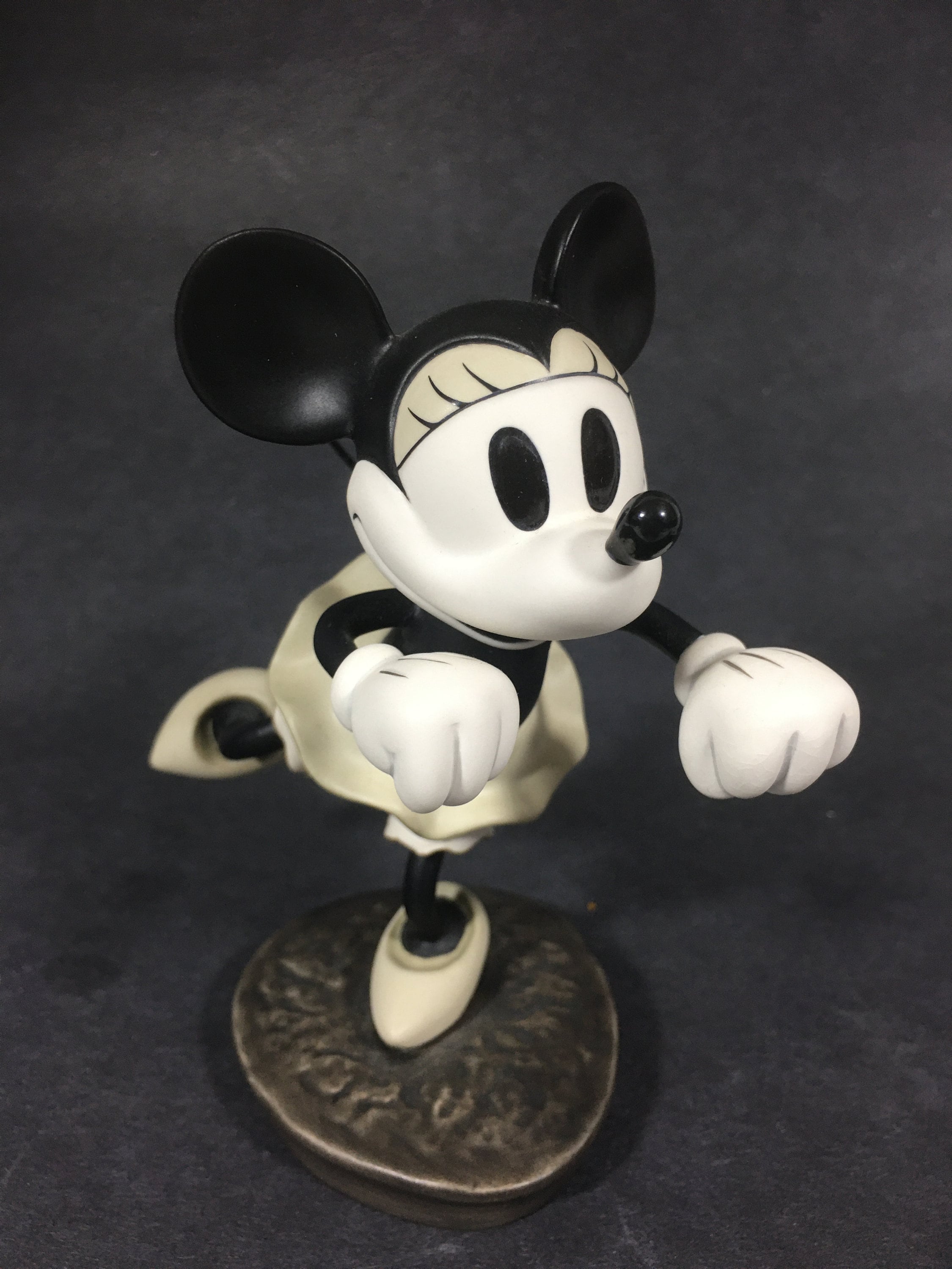Walt Disney Classics Collection - Minnie “i’m A Jazz Baby” the Delivery ...