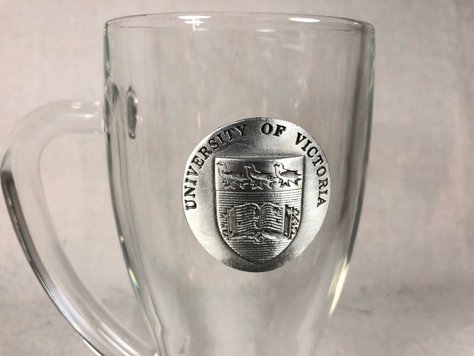 University of Victoria Beer Glass Mug With Pewter Crest | British ...