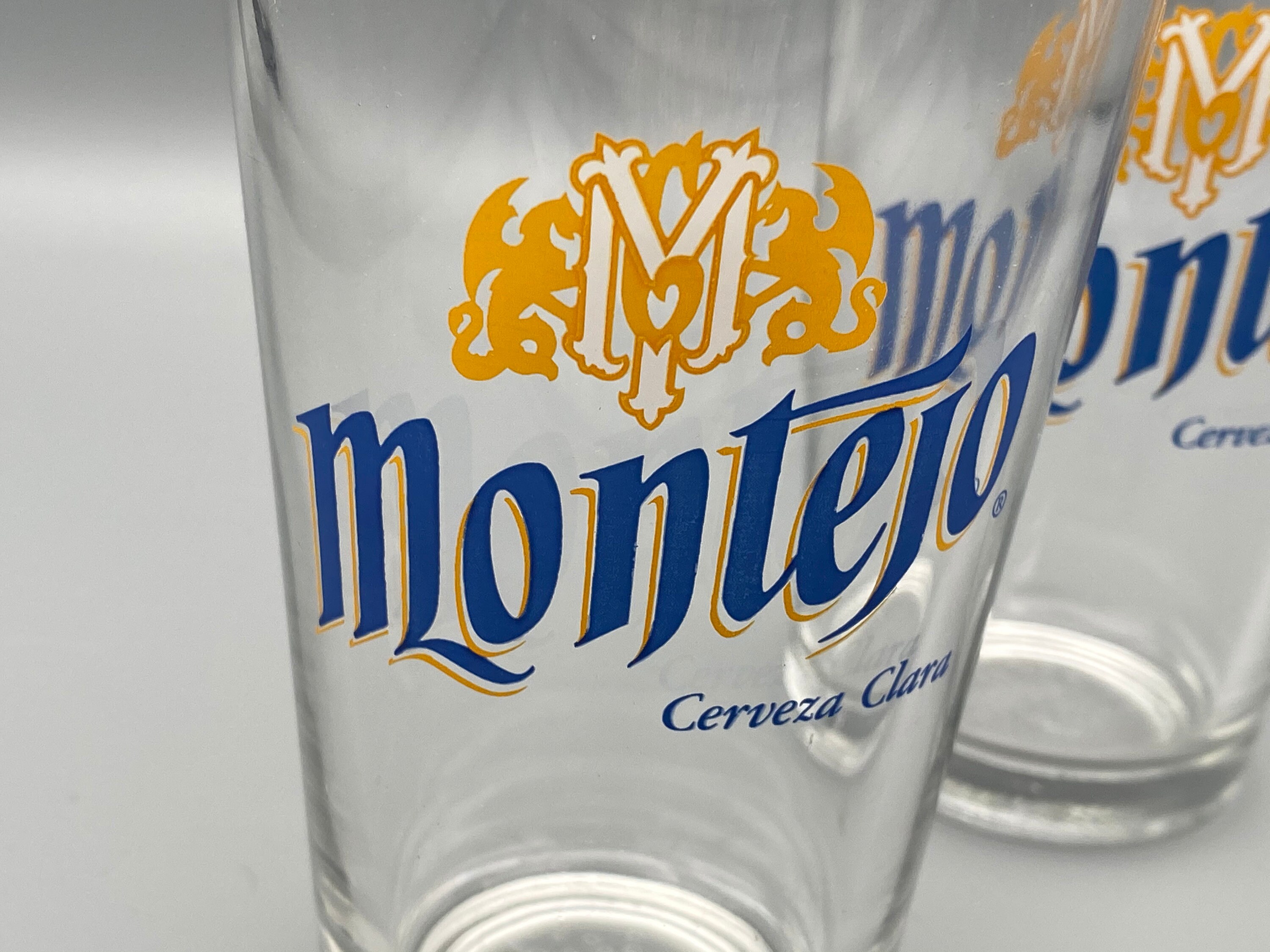 Oz Beer Long Necks Montejo