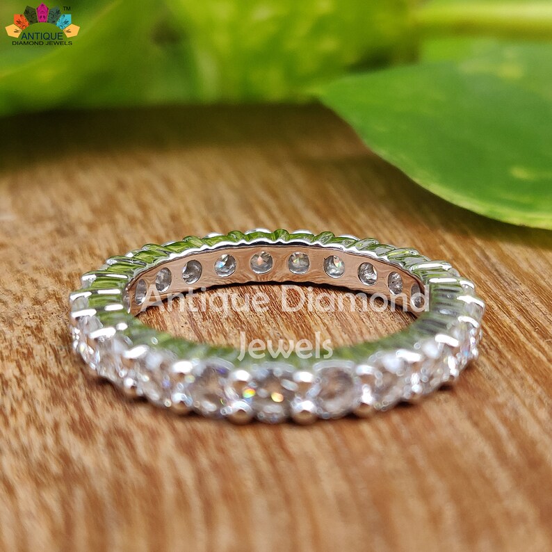 2.80 MM Round Colorless Moissanite Band 18 KT White Gold | Etsy