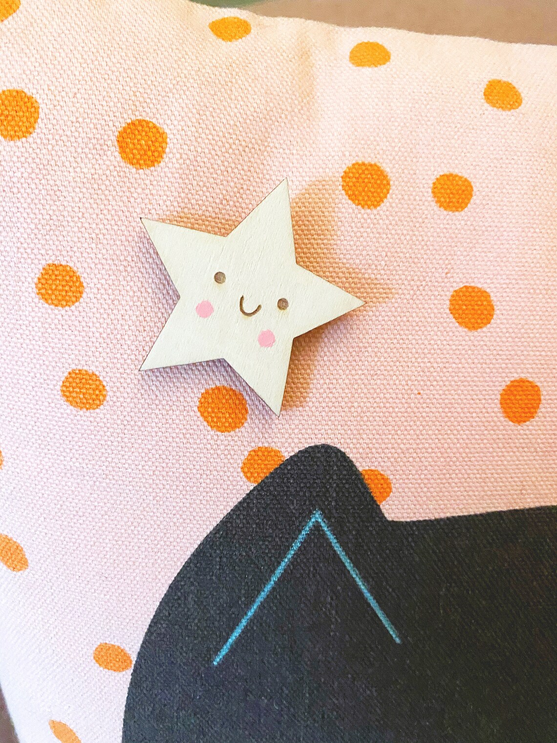 Star Pin Badge / Handpainted / Wooden Pin Badge / Sustainable - Etsy