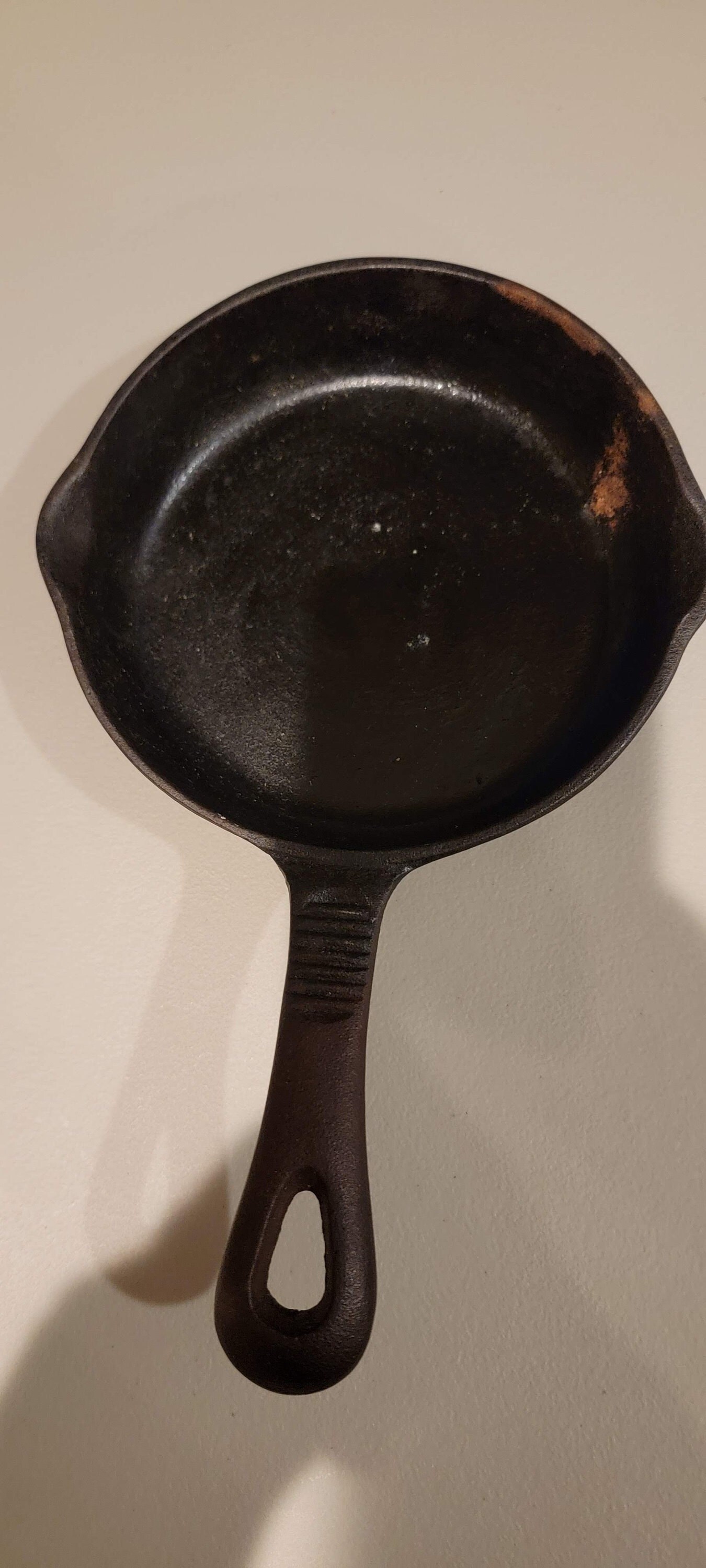 Benjamin & Medwin 6-1/2" Cast Iron Skillet Frying Pan Pour Spouts - Etsy