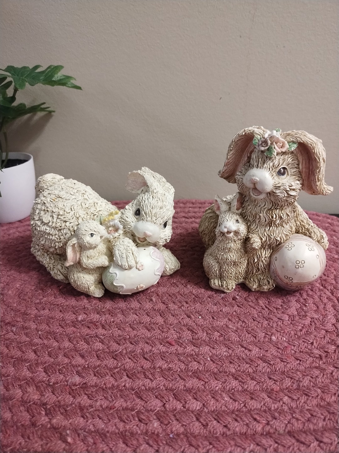 Adorable Pair of Resin Bunnies With Eggs - Etsy