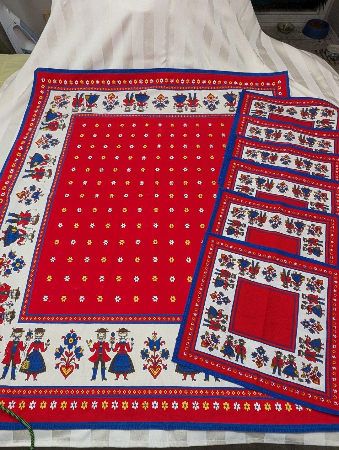 Vintage Austrian Folk Art Tablecloth With 6 Matching Napkins - Etsy