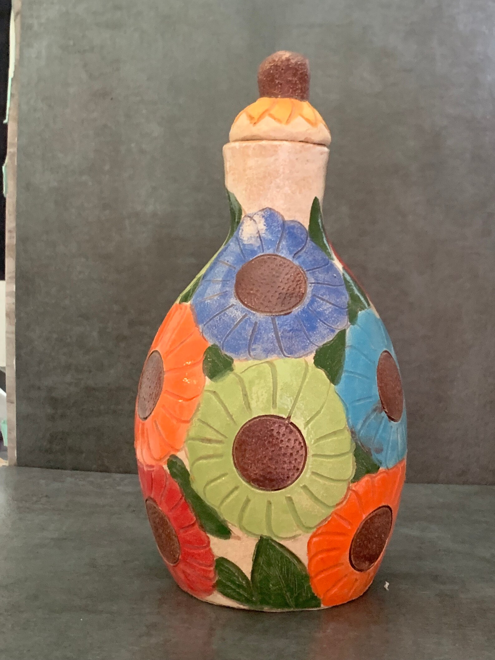 Botella de cerámica zapoteca con tapón: barro rojo pintado con motivos ...
