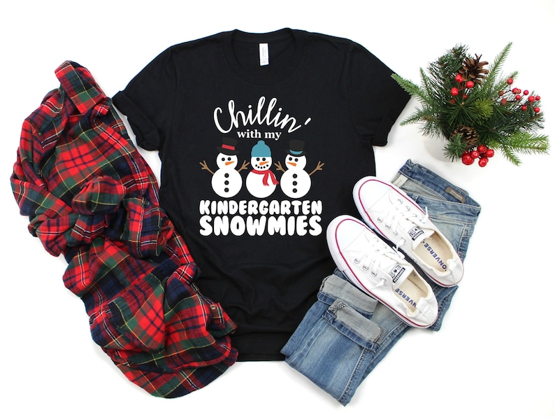 Christmas Shirt for Kindergarten Teachers - Chillin With My ...