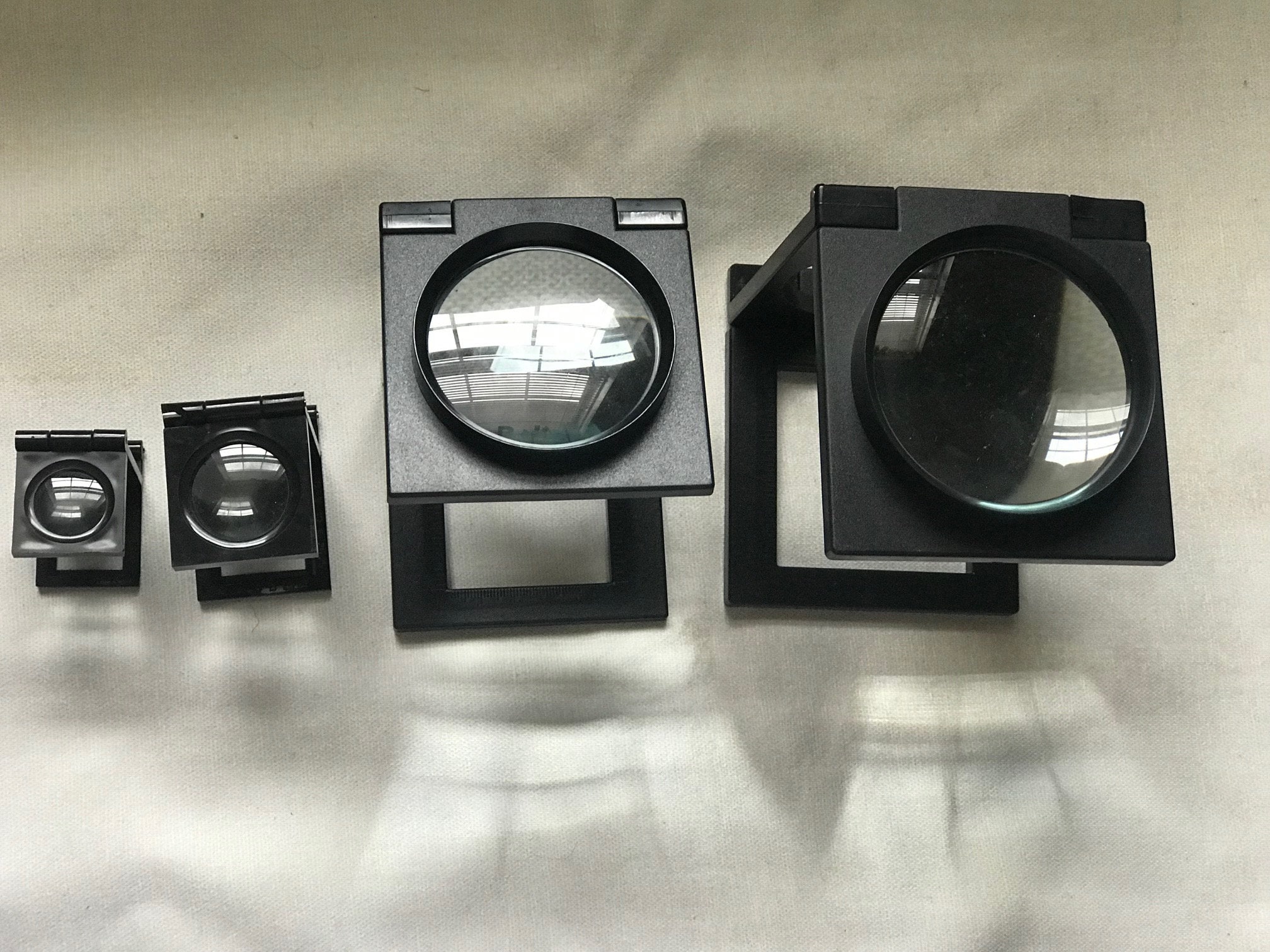 Self Standing Hand Free Folding Magnifiers Glass Lens Size 1"x1" - 1.5 ...