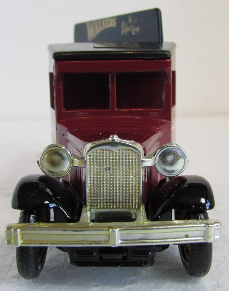 Vintage Lledo 1934 Model "a" Walkers Crisps Delivery Truck. #DG013 1:76 ...
