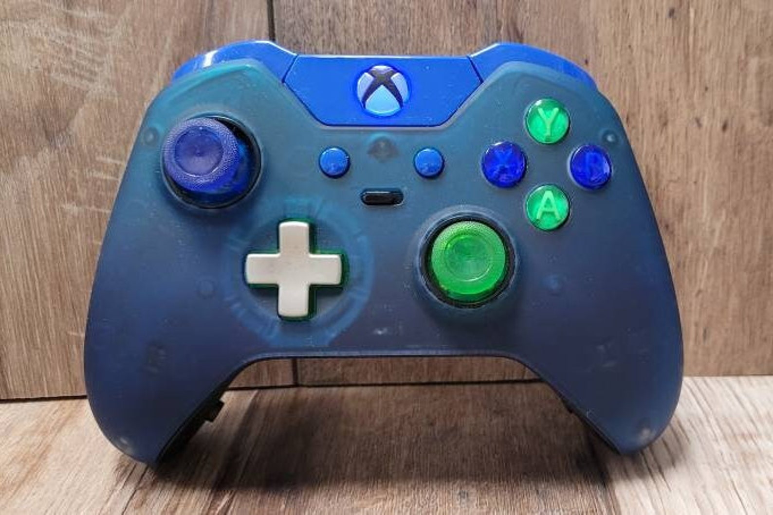 Xbox One Elite Wireless Controller Custom Ombre Blue & Green Blue Led ...