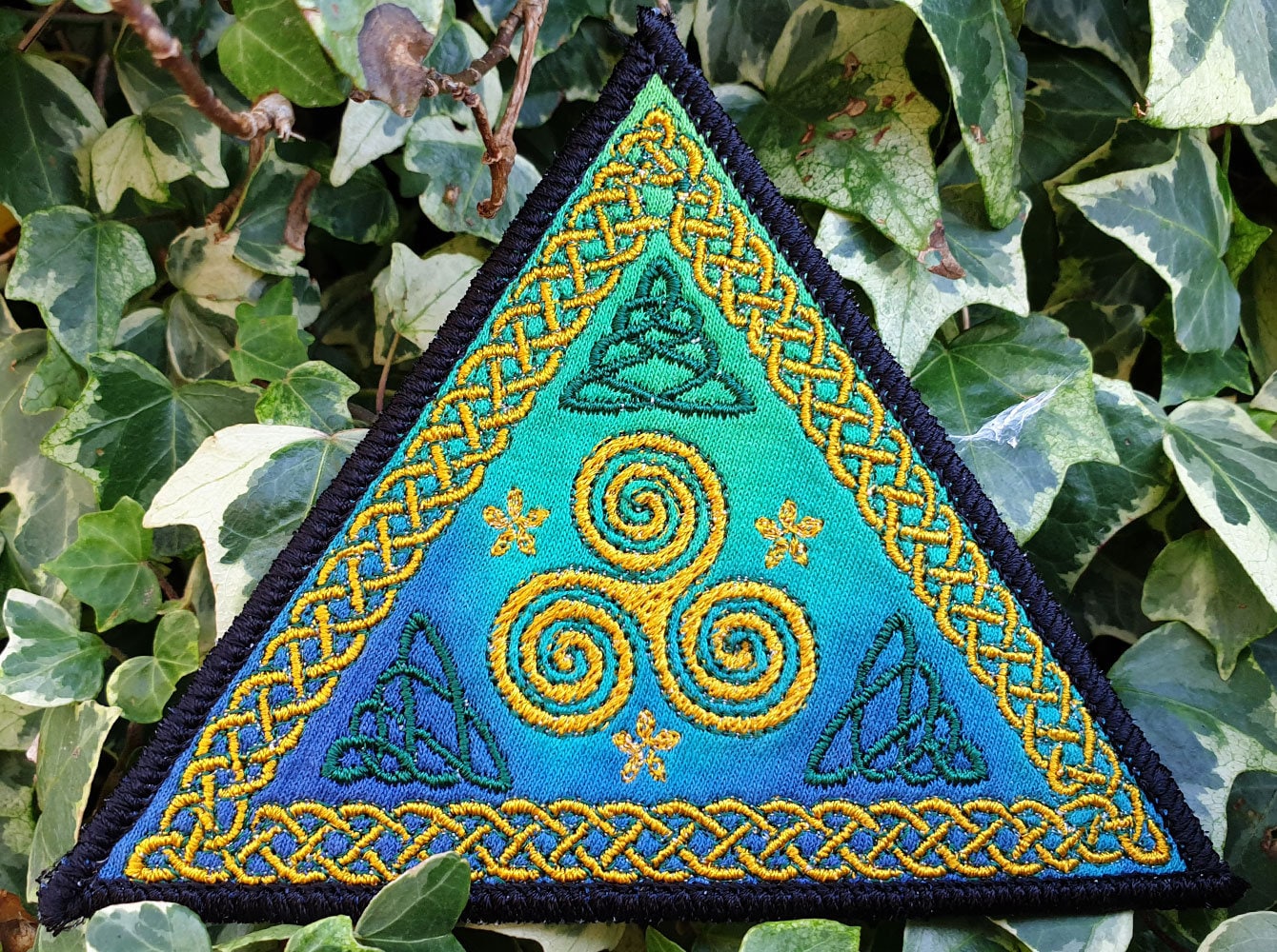 Celtic Triskelion Triangle Embroidered Sew/iron-on Patch New Grange ...