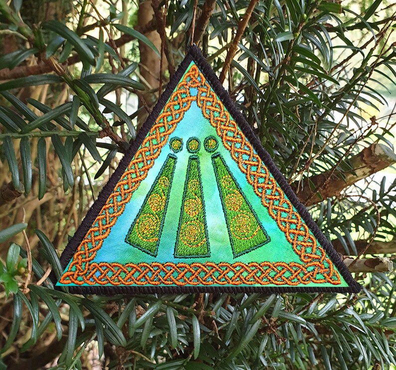 Druid Awen Triangle Embroidered Sew/iron-on Patch Choice of Bardic Blue ...