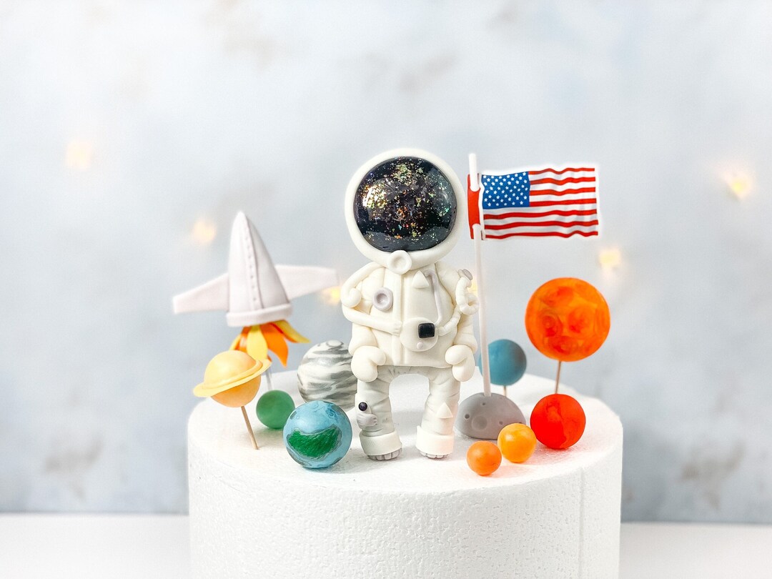 Solar System Cake Topper, Astronaut Cake Topper, Astronaut and Planets ...
