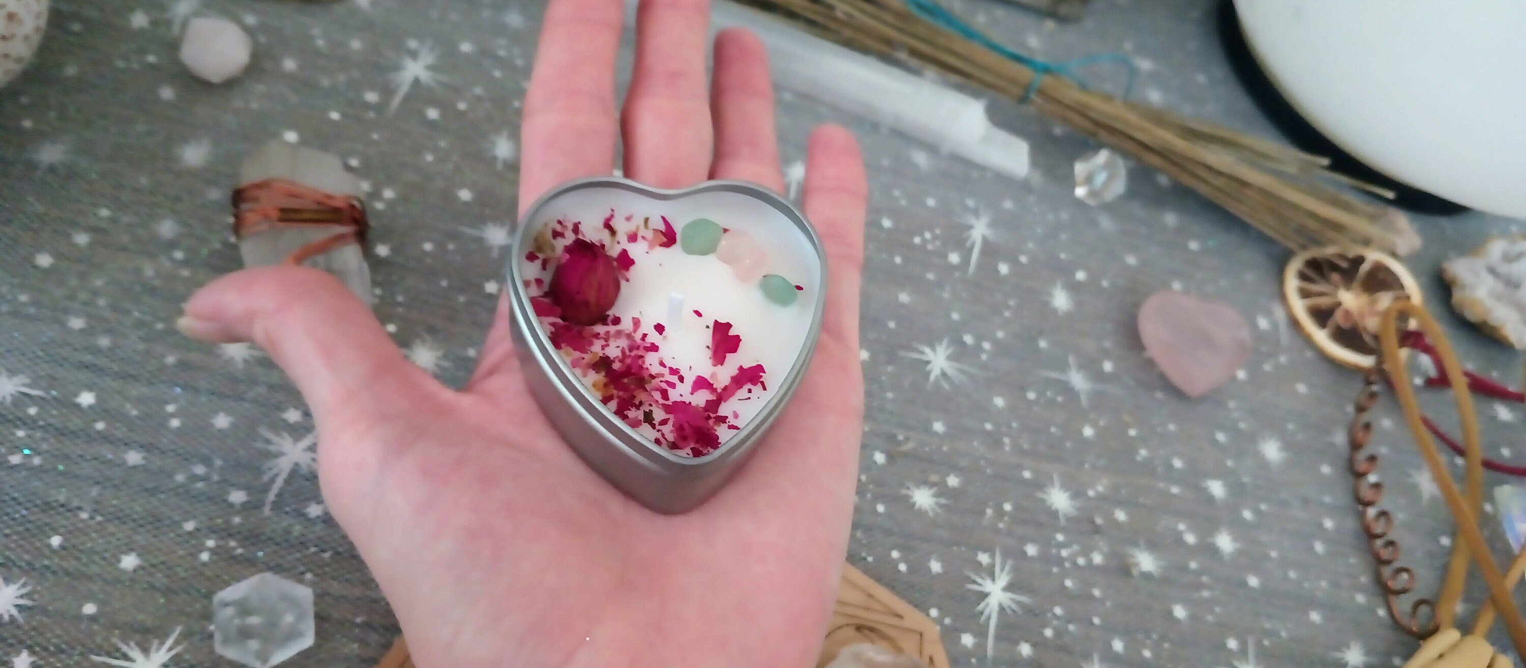 Heart Shaped Scented Candle With Crystals & Flowers 2oz Metal Tin ...