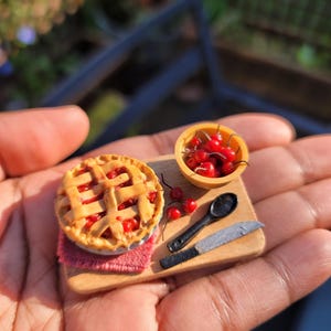 Miniature Cherry Pie Scene; One Inch Scale; 1/12 Scale; Dollhouse Foods ...