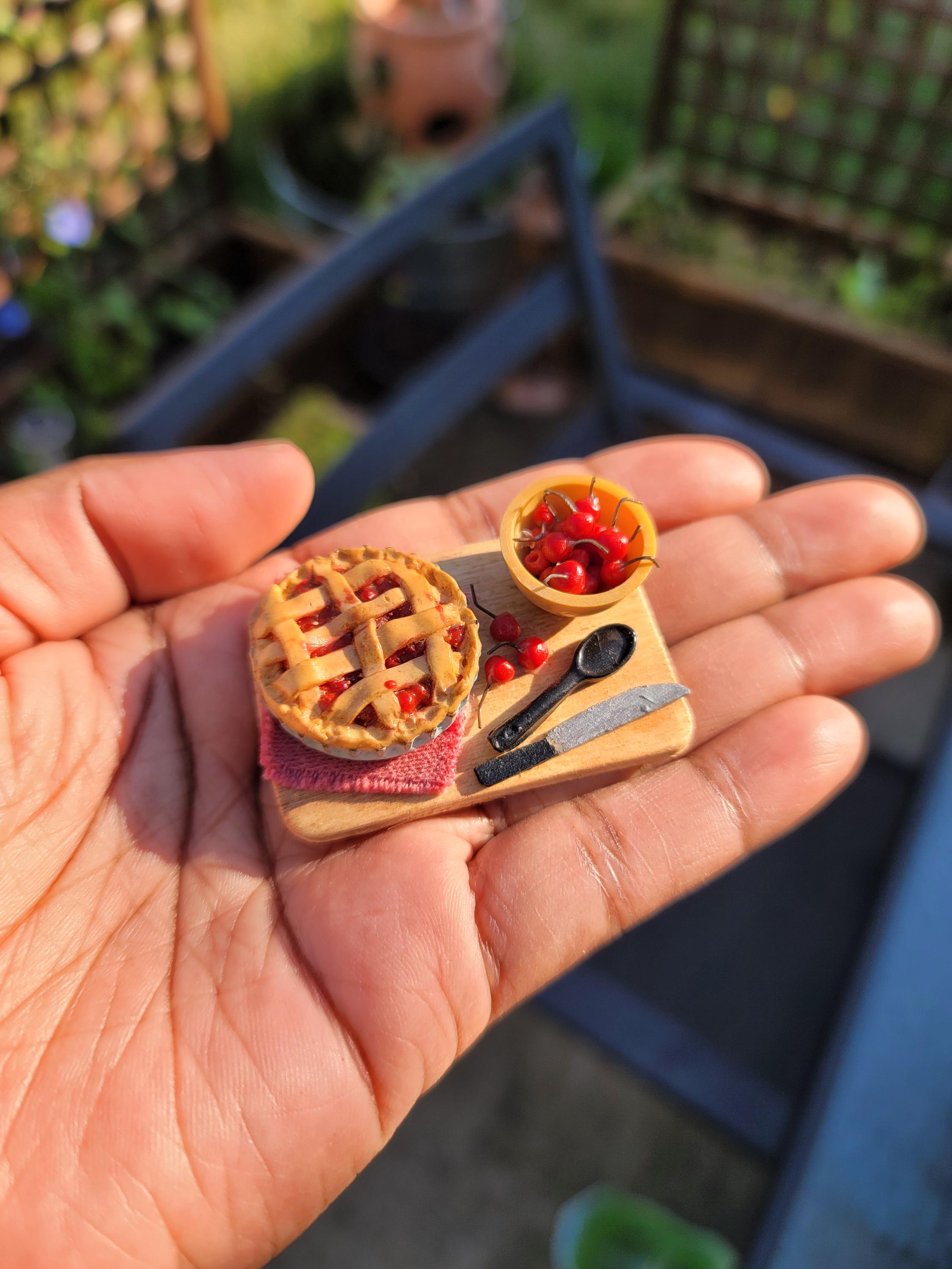 Miniature Cherry Pie Scene; One Inch Scale; 1/12 Scale; Dollhouse Foods ...