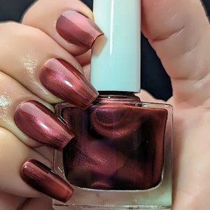 SCARLET OASIS Red Nail Polish, Magnetic Polish, Color Shifting Metallic ...