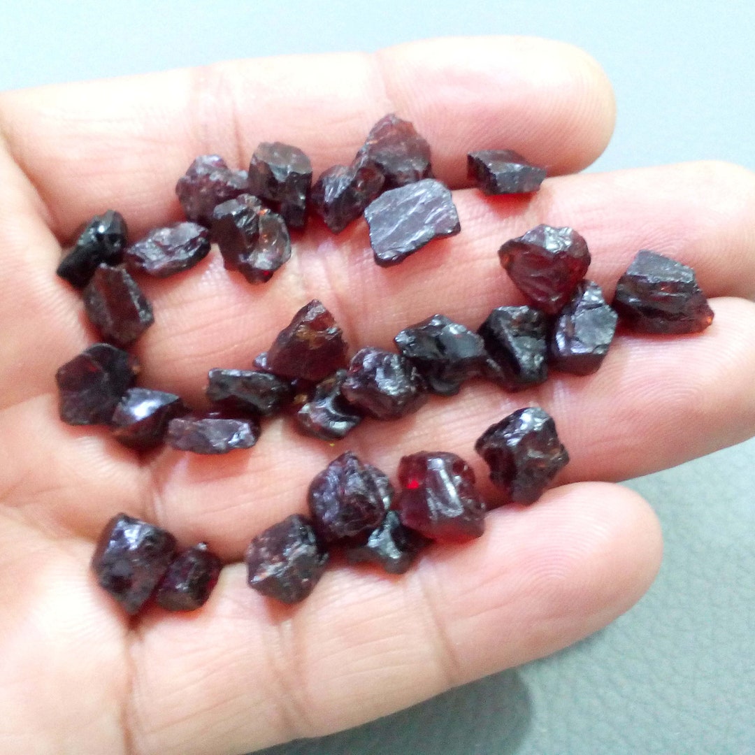 25 Piece Natural Red Garnet Rough: Healing Crystals (10-12 MM) - Etsy UK