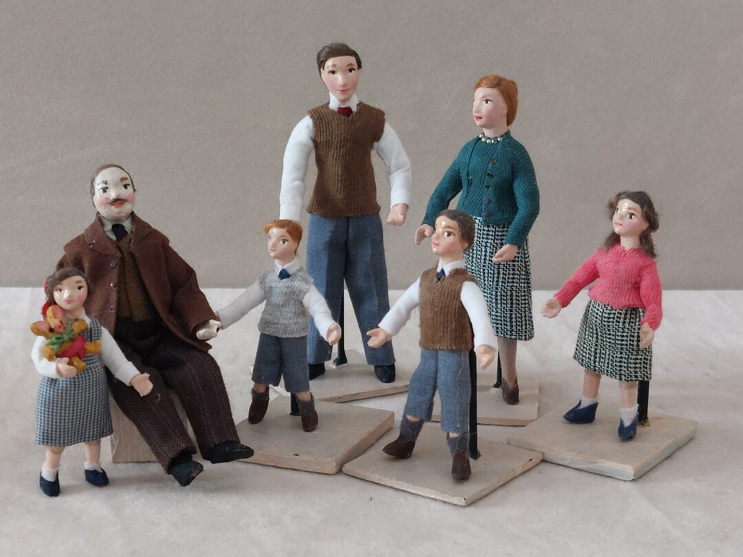 1/24 Post War Family Group - Etsy