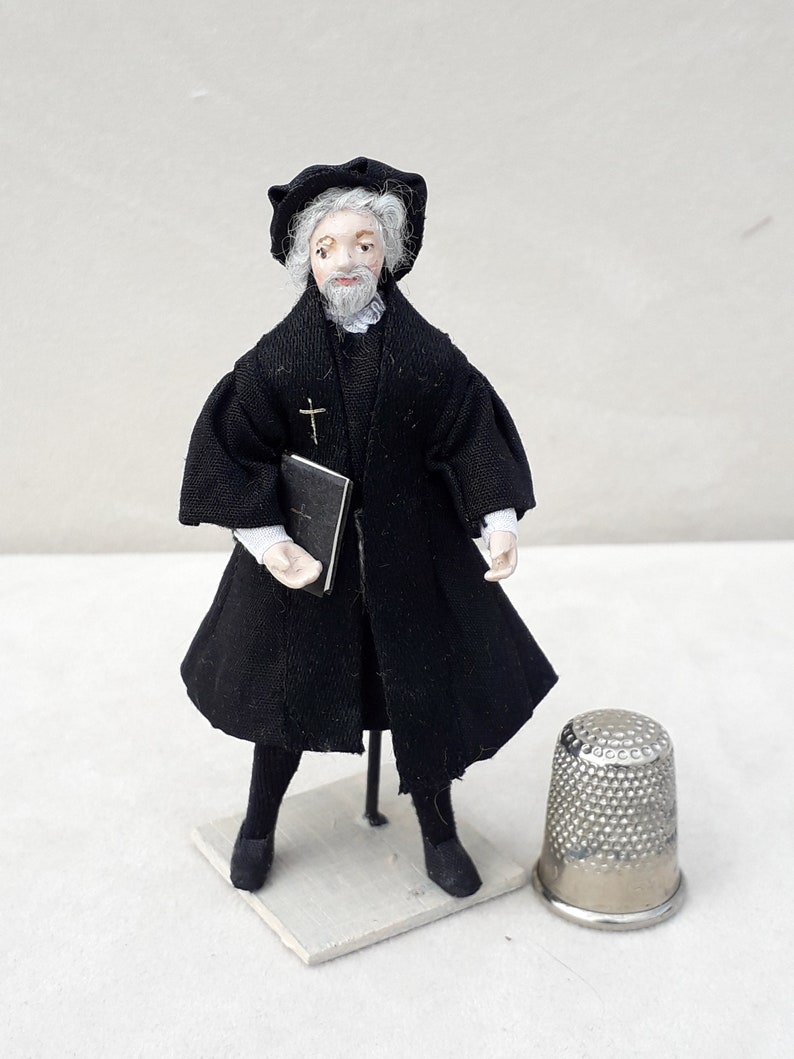 1/24 Scale Tudor Merchant Family Dolls - Etsy