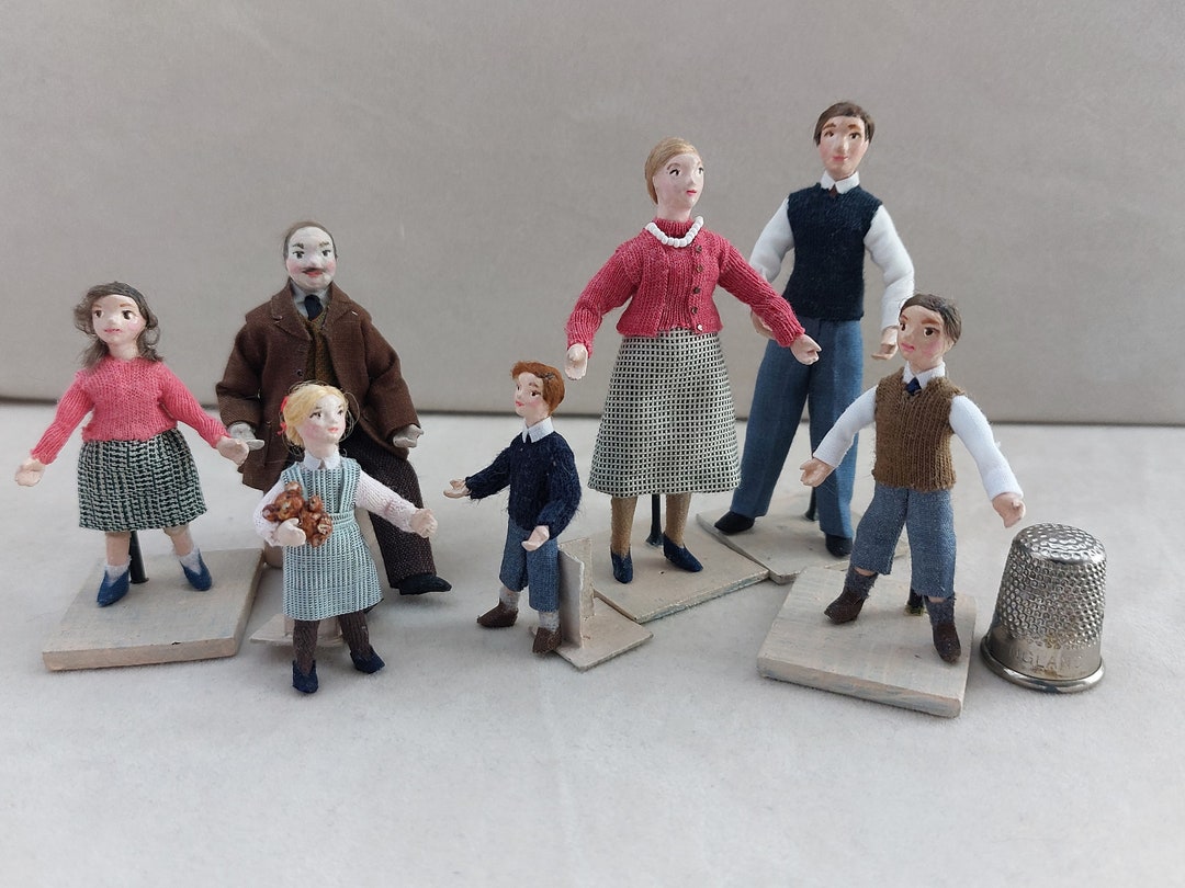 1/24 Post War Family Group - Etsy