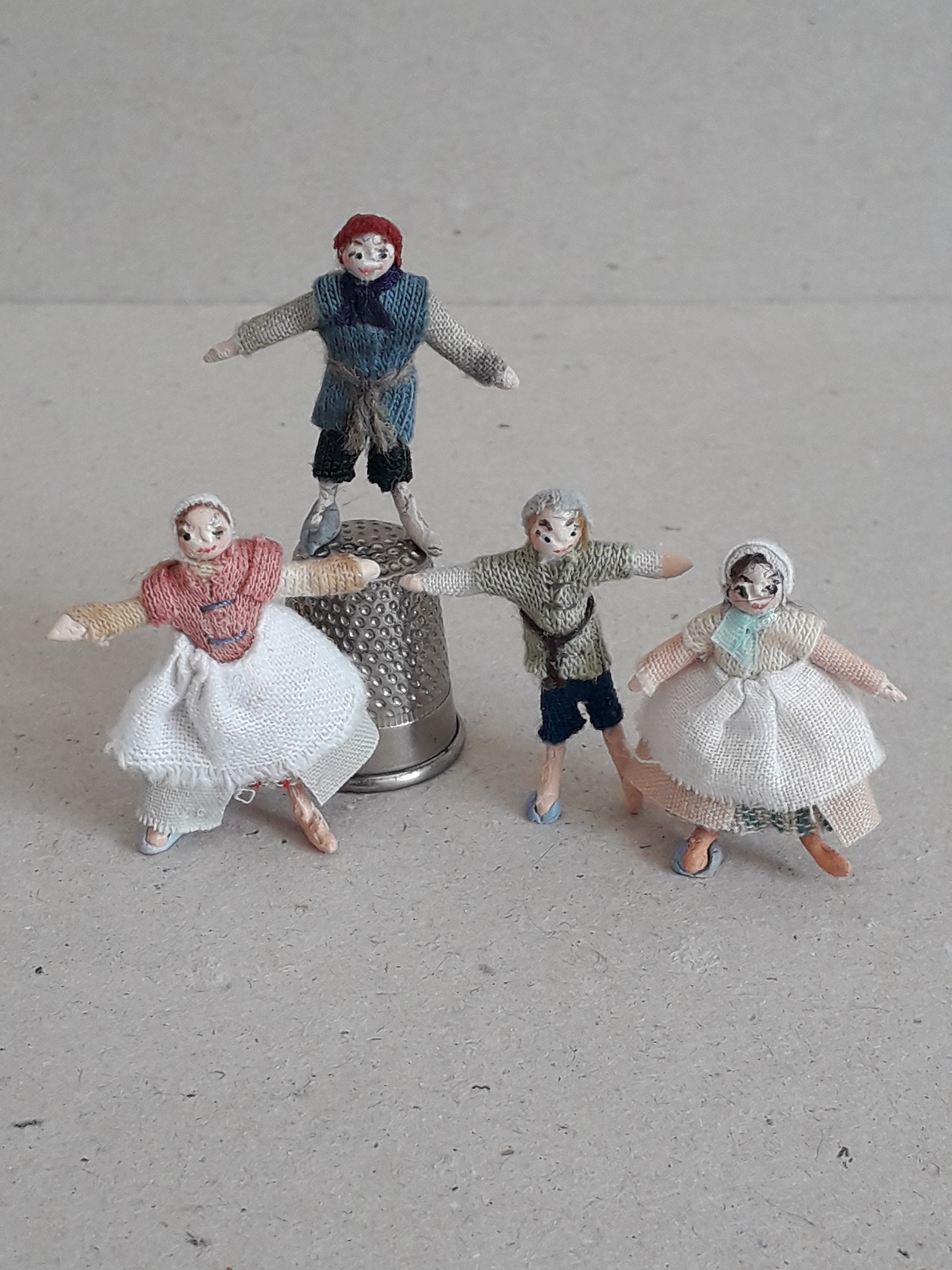 1/48 Tudor Dolls - Etsy