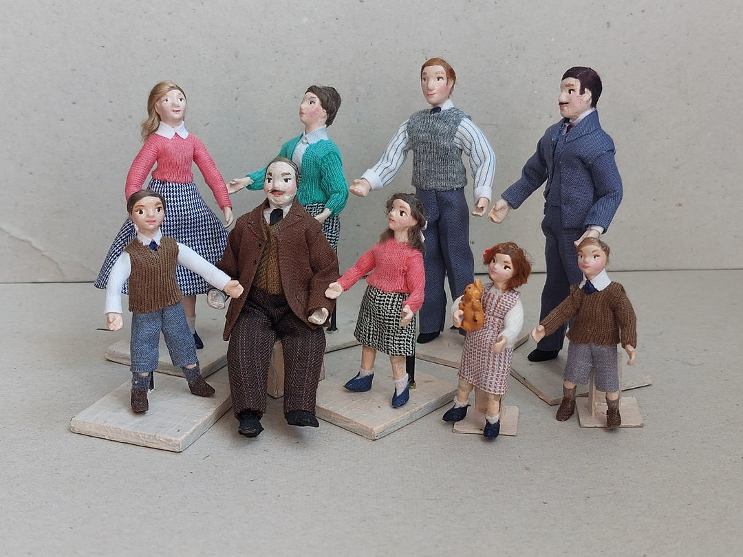 1/24 Post War Family Group - Etsy