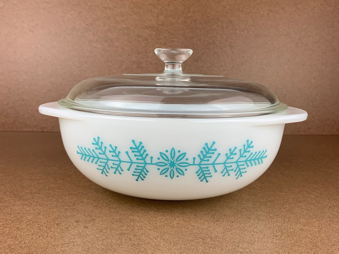 Vintage Pyrex Frost Garland Casserole Dish With Glass Lid / 1.5 Quart ...