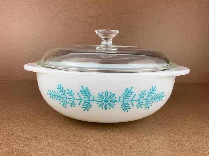 Vintage Pyrex Frost Garland Casserole Dish With Glass Lid / 1.5 Quart ...