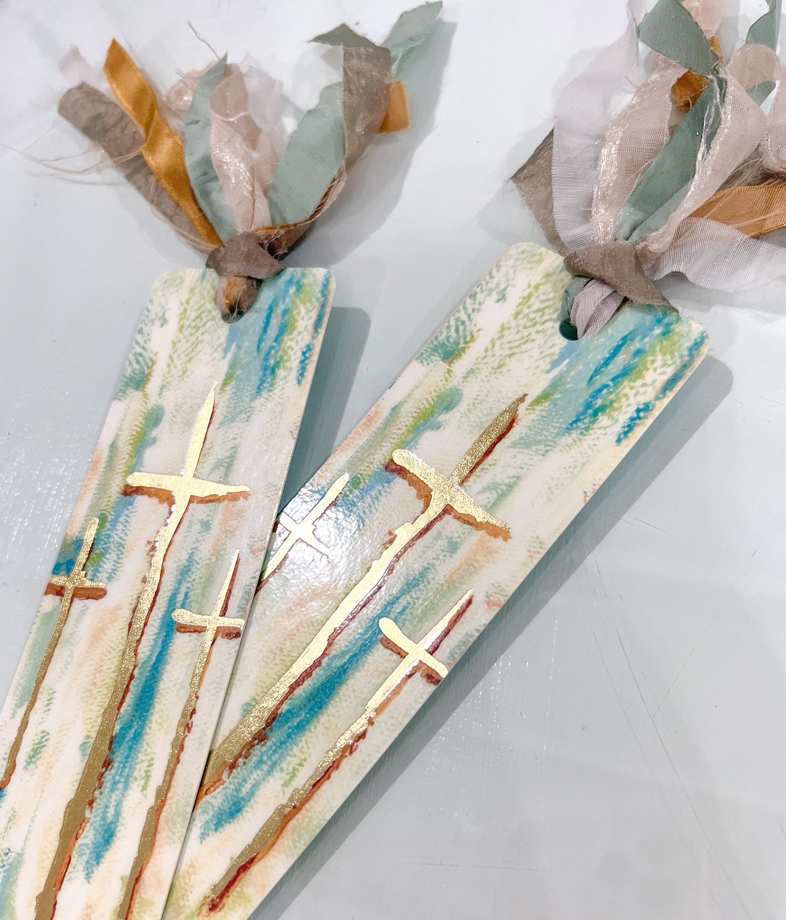 Bible Bookmark || 3 Gold Crosses Bookmark || Fine Art Bookmark - 020 - Etsy