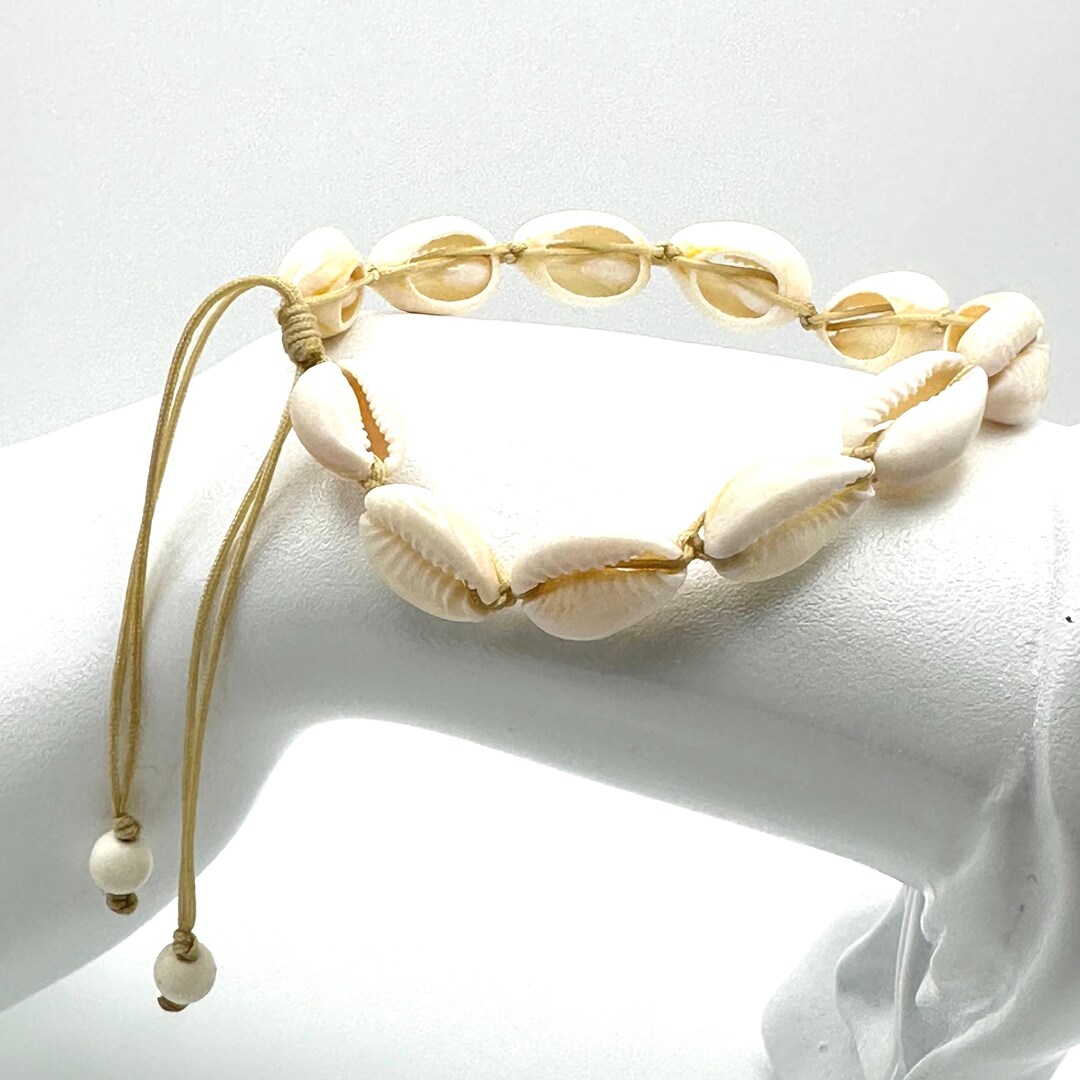 Sea Shell Anklet Bracelet | Sea Shells Strung Onto Beige Nylon Cord ...