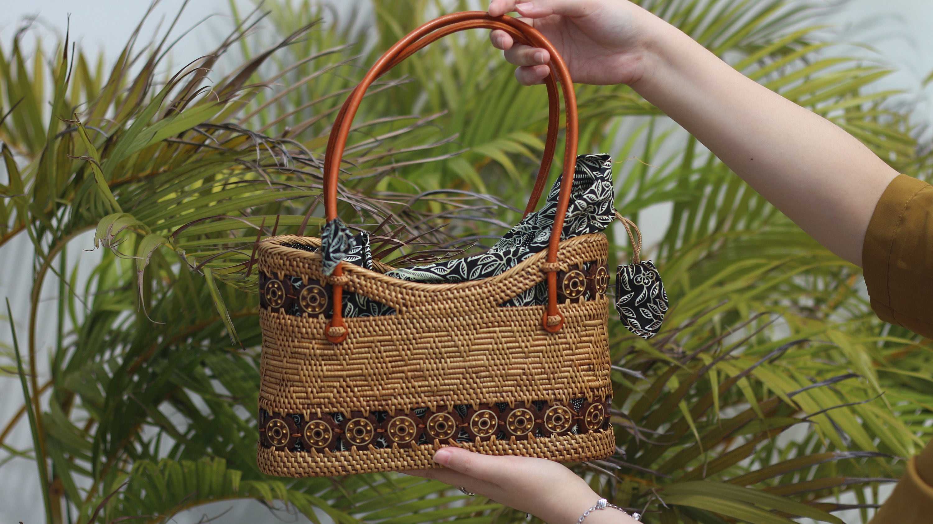 SALE Bali Button Rattan Handbag, Rattan Crossbody Bag, Rattan Bag, Boho ...