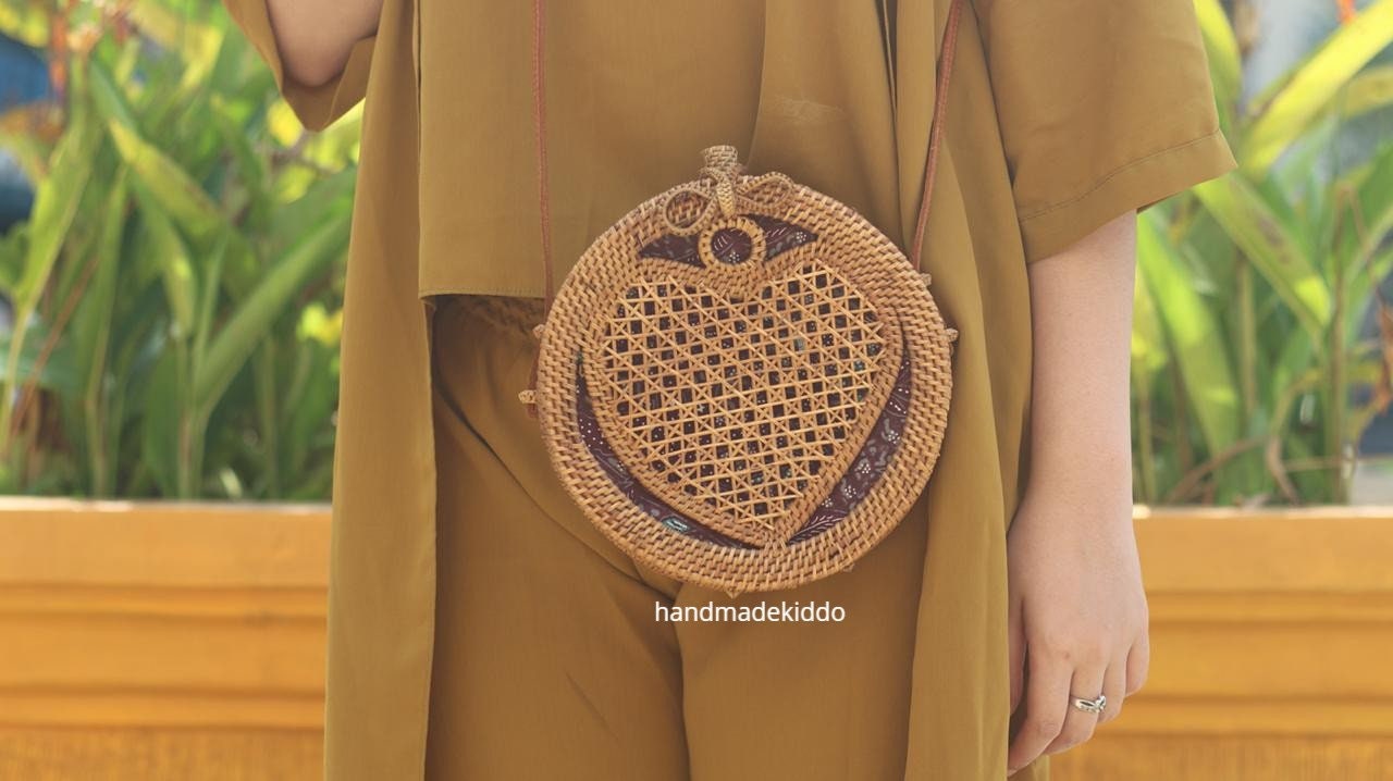 SALE Bali Heart Rattan Bag With Ribbon Closure Rattan Bag | Etsy