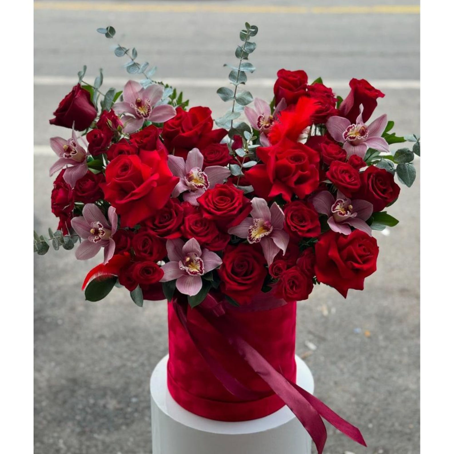 Elegant Round Velvet Flower Box: Floral Arrangement Gift Packaging - Etsy