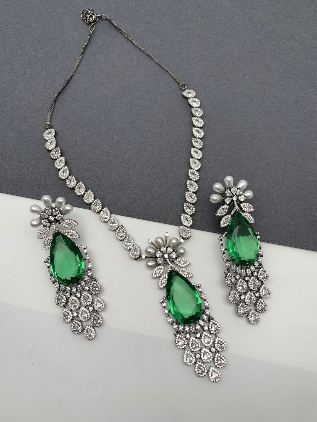 Doublet Necklace, Doublet Green Stone Victorian Finish Short Necklace ...