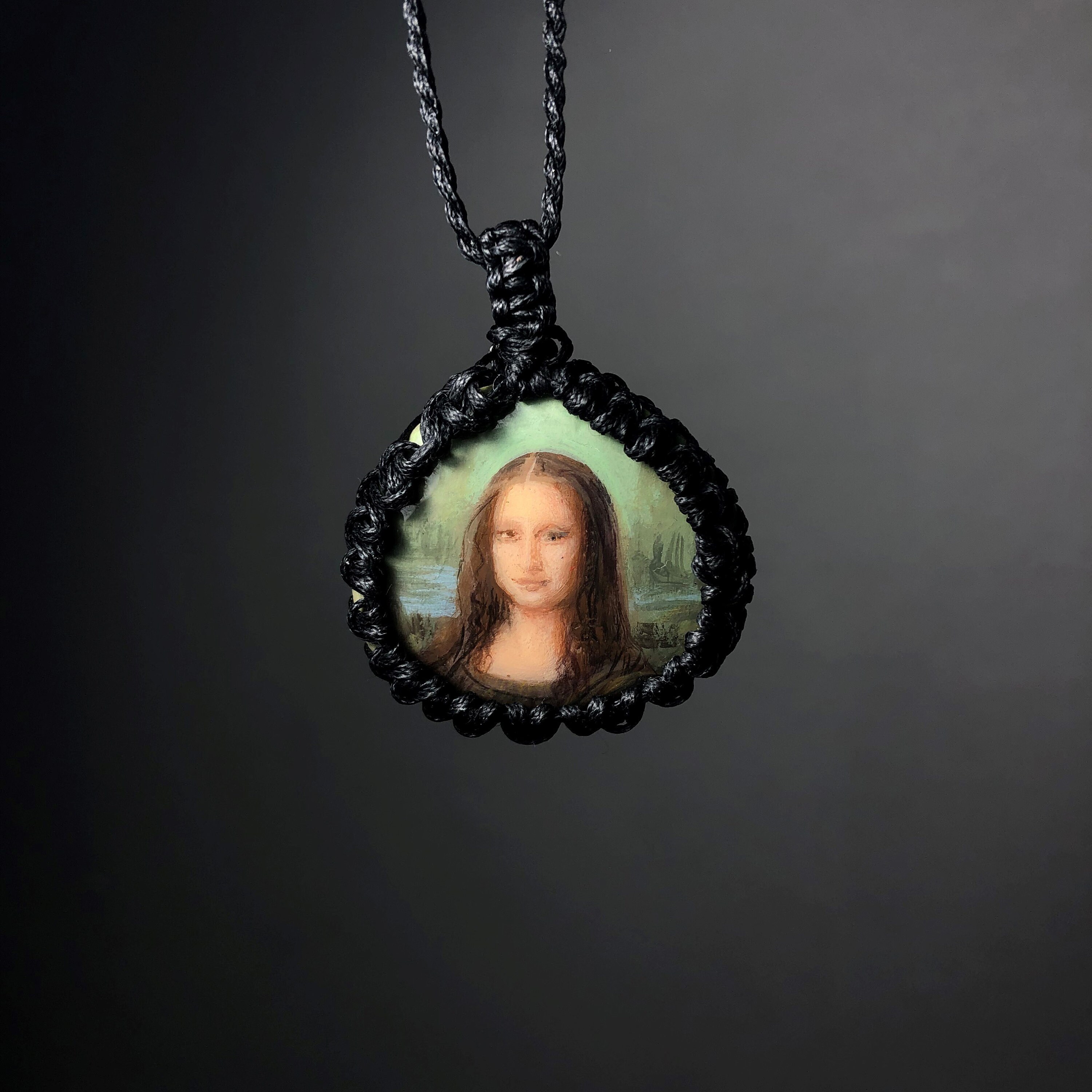 Mona Lisa Hand Painted Stone Miniature Macrame Necklace Da Vinci Mona ...