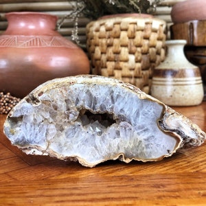 AGATE GEODE, Beautiful Geode Half, Eclectic Gifts, Lava Rocks, Geode ...