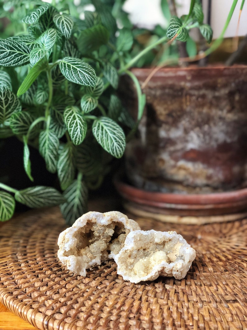 Quartz Crystal Geode Halves Beautiful Geode Pieces With - Etsy
