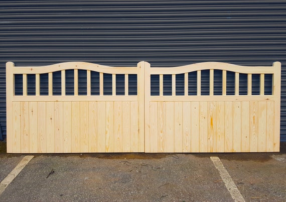 Craftsman Style Driveway Gates Residential