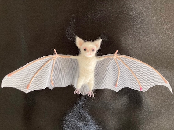 Needle felted realistic Albino bat Halloween bat Vampire | Etsy