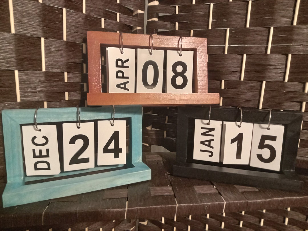 Wooden Flip Day to Day Calendar - Etsy