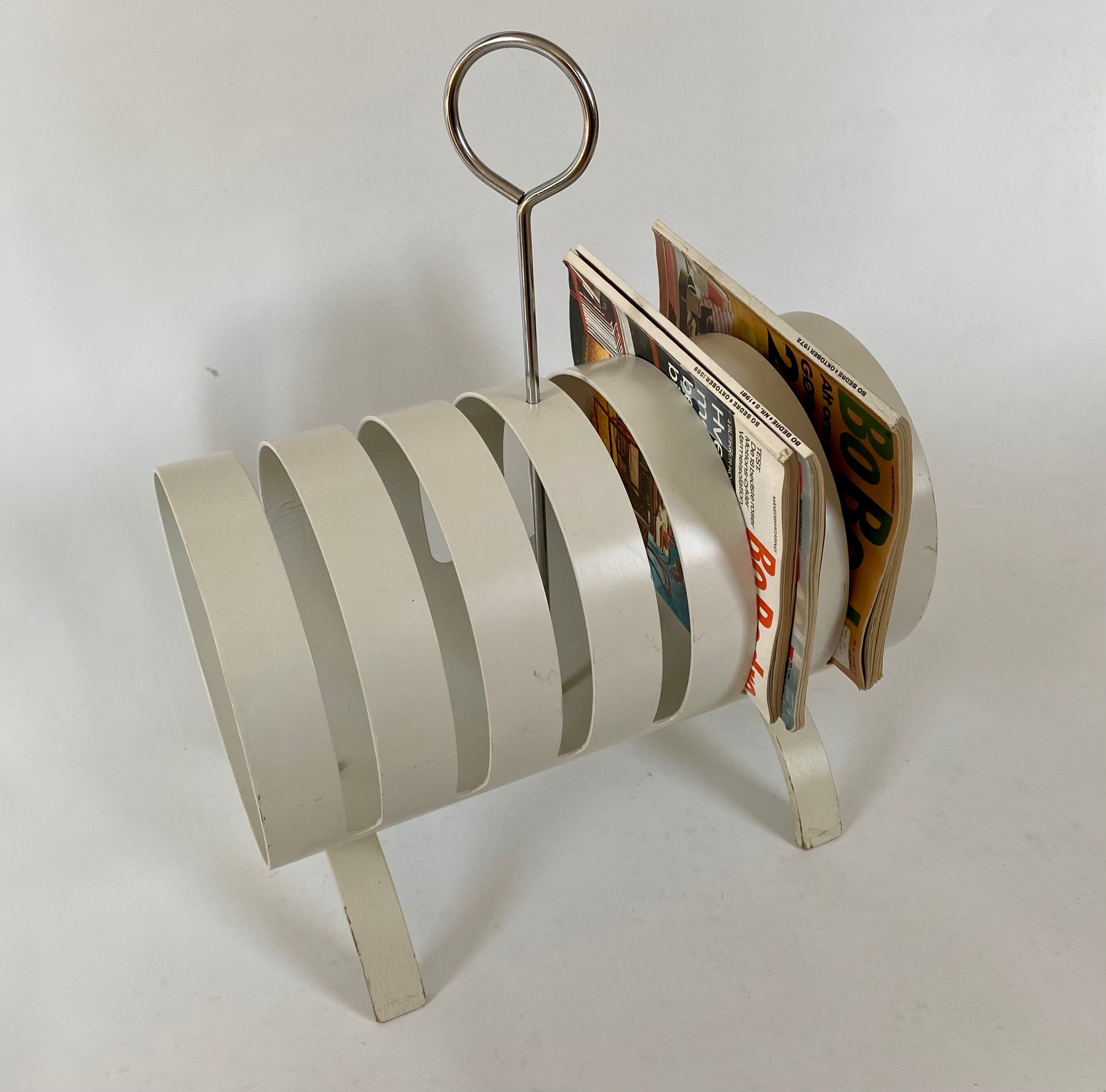 Cool Magazine Rack. Spaceage White Minimalist Design - Etsy