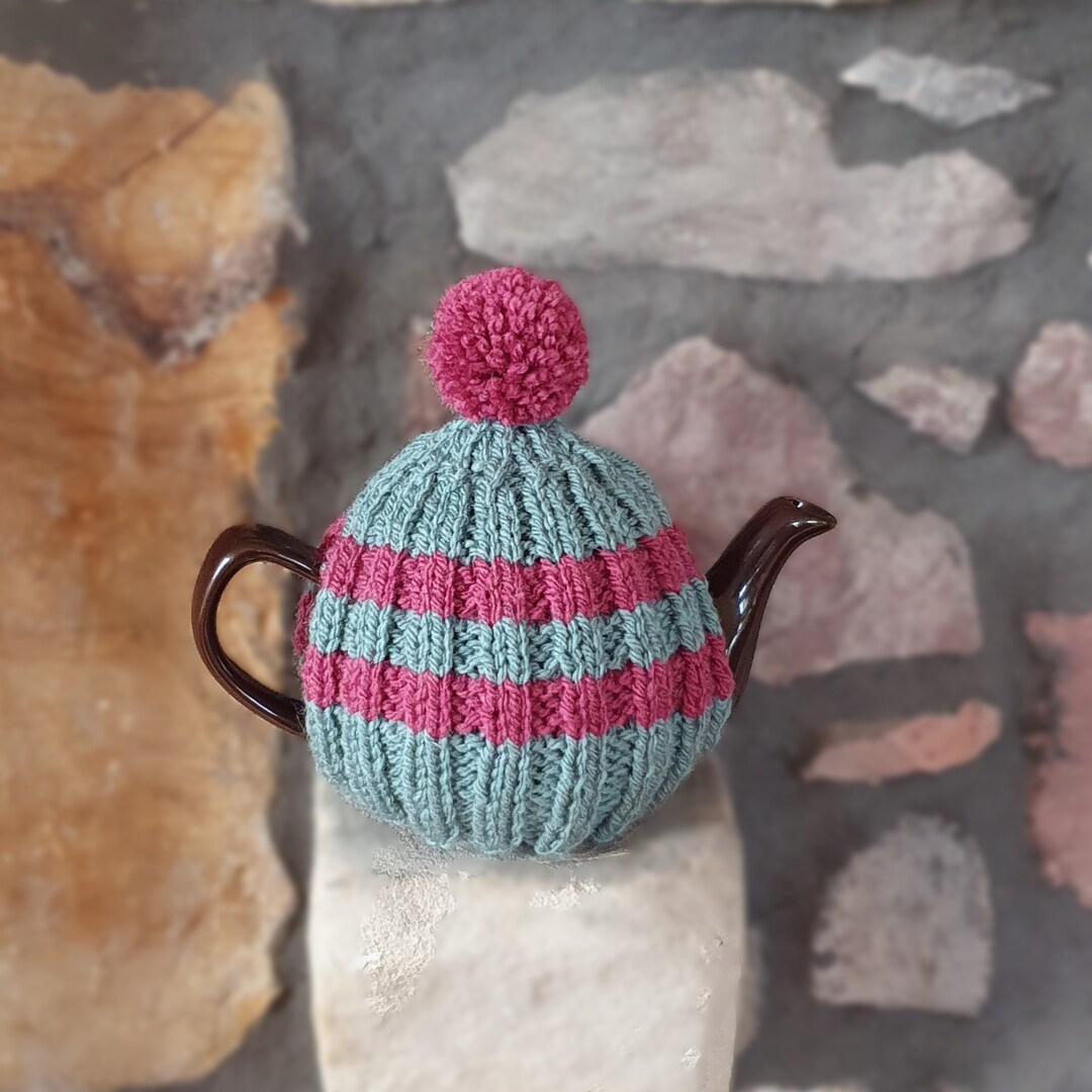 Small Tea Cosy for 2 Cup, 450mls Tea Pot, Hand Knitted, Wool Mix Yarn ...