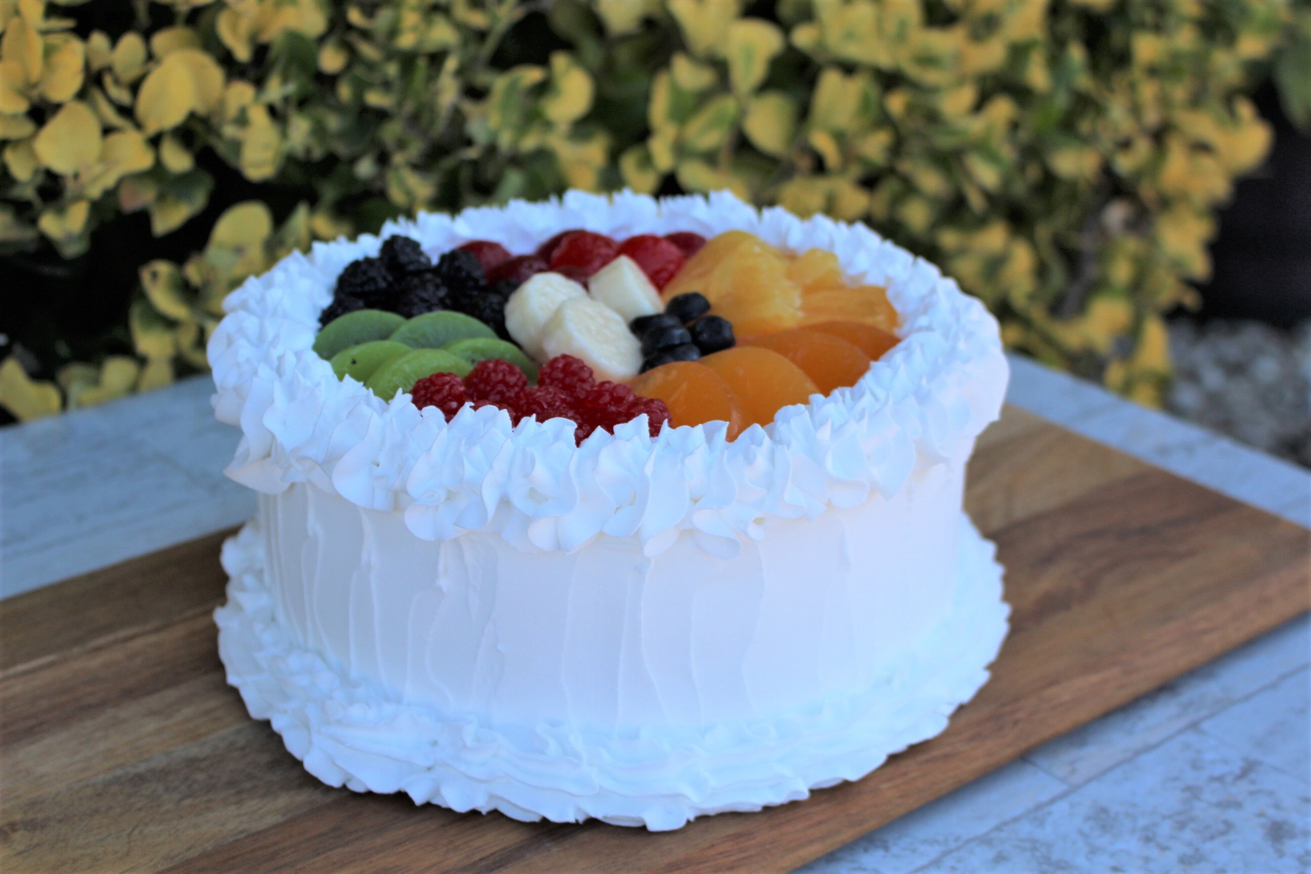 Large Fake Vanilla Cake Topped With Fruit - Etsy