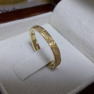 Gold Thin Rustic Wedding Ring, Stack Organic Cracked Surface Wedding ...