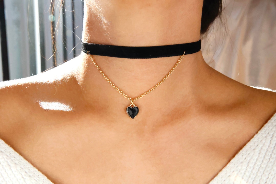 Black Velvet Heart Choker: Choker With Dangling Heart Charm - Etsy