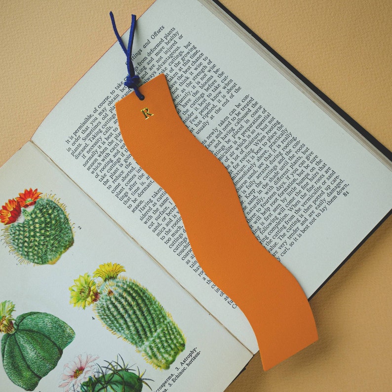 Wavy Leather Bookmark: Personalised Book Lover Gift - Etsy